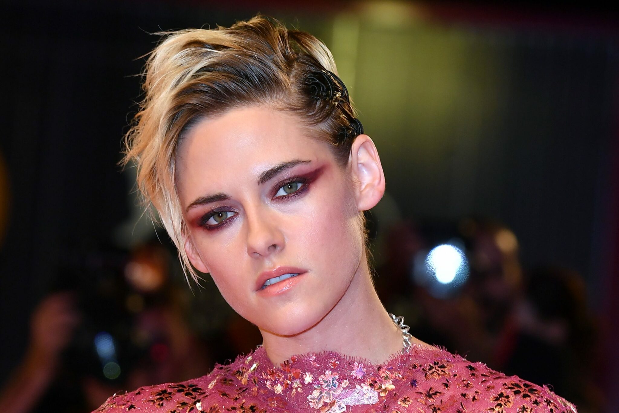 Top 10 Most Beautiful Actresses in the World in 2022 - Royals Blue