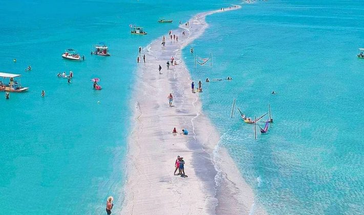 "Moses' Way", the spectacular place on Earth where the sea splits in ...